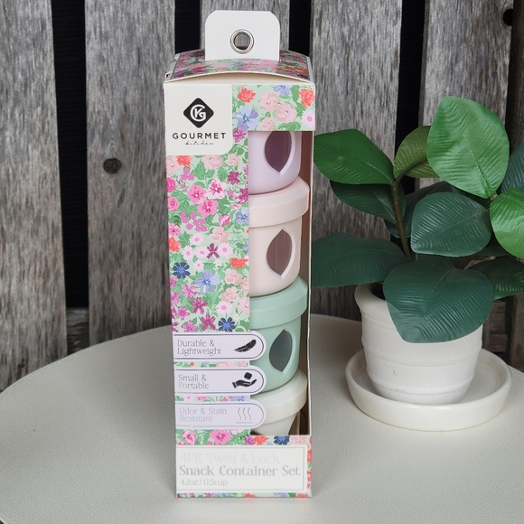 Kitchen | Nwt Gourmet 4 Pc Pastel Snack Containers With Interlocking ...